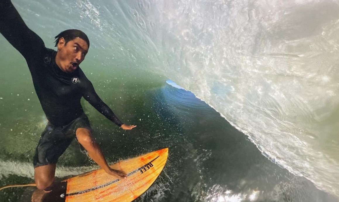 Den berømte surfer Mikala Jones er død i skrækulykke: Brættet skar ham ...