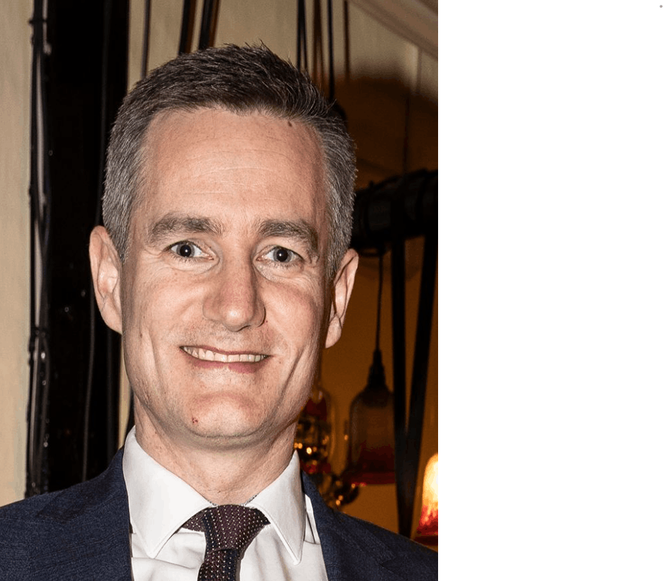 Rasmus Jarlov sælger landejendommen - boliggevinst i sigte | SE og HØR