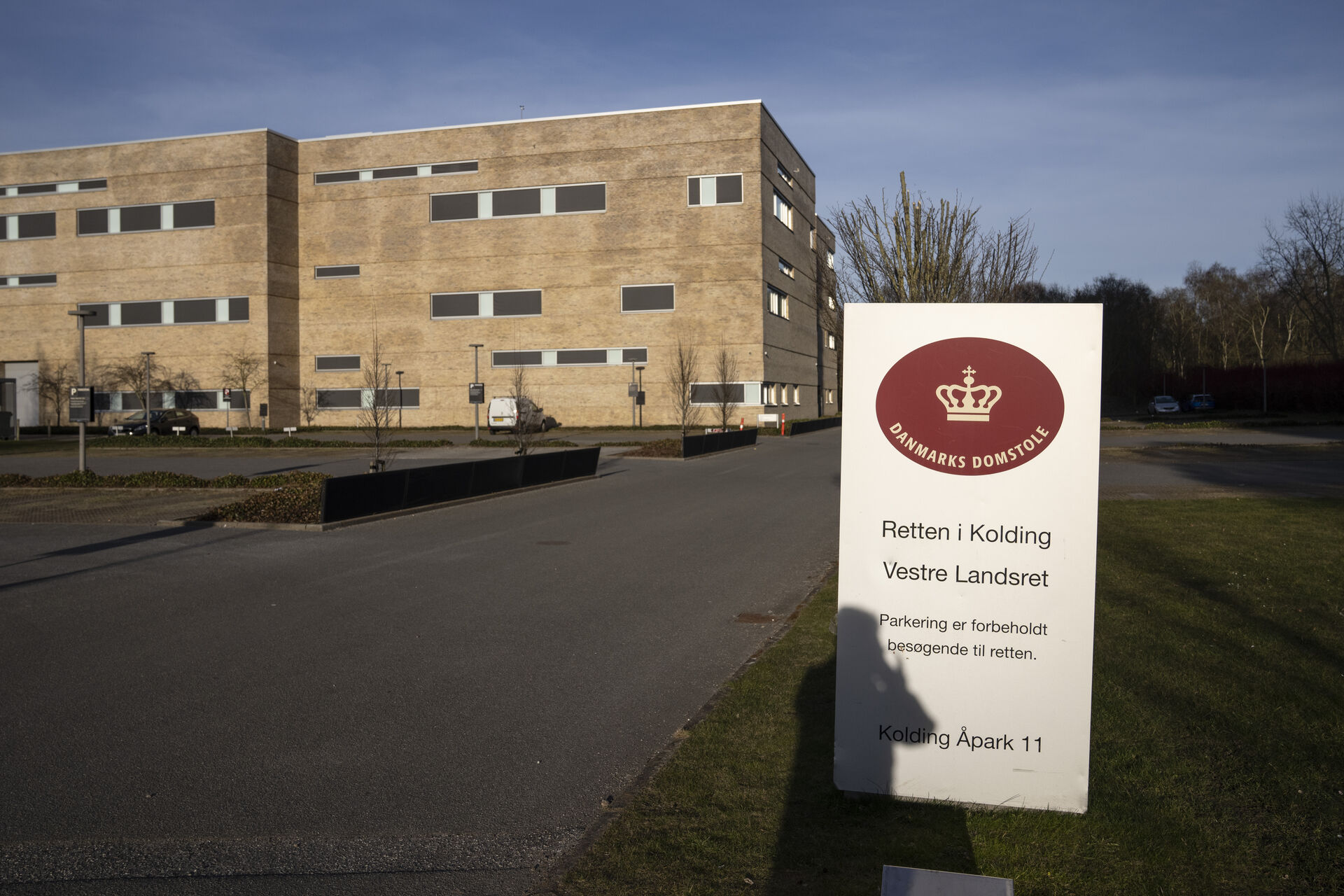 Blev væk fra retten: Grove anklager mod dansk hitmager | SE og HØR