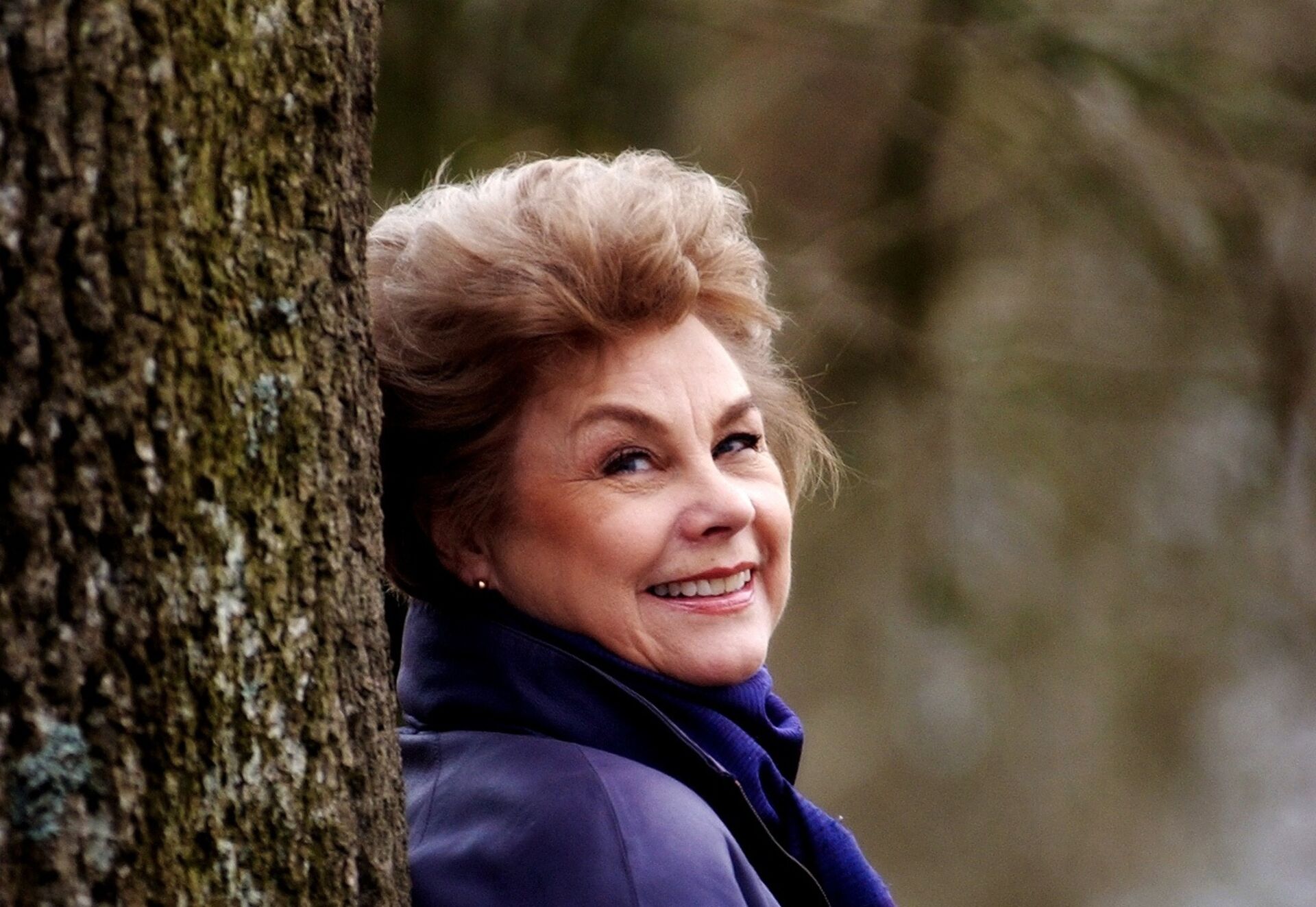 Lone Bastholm er død | SE og HØR