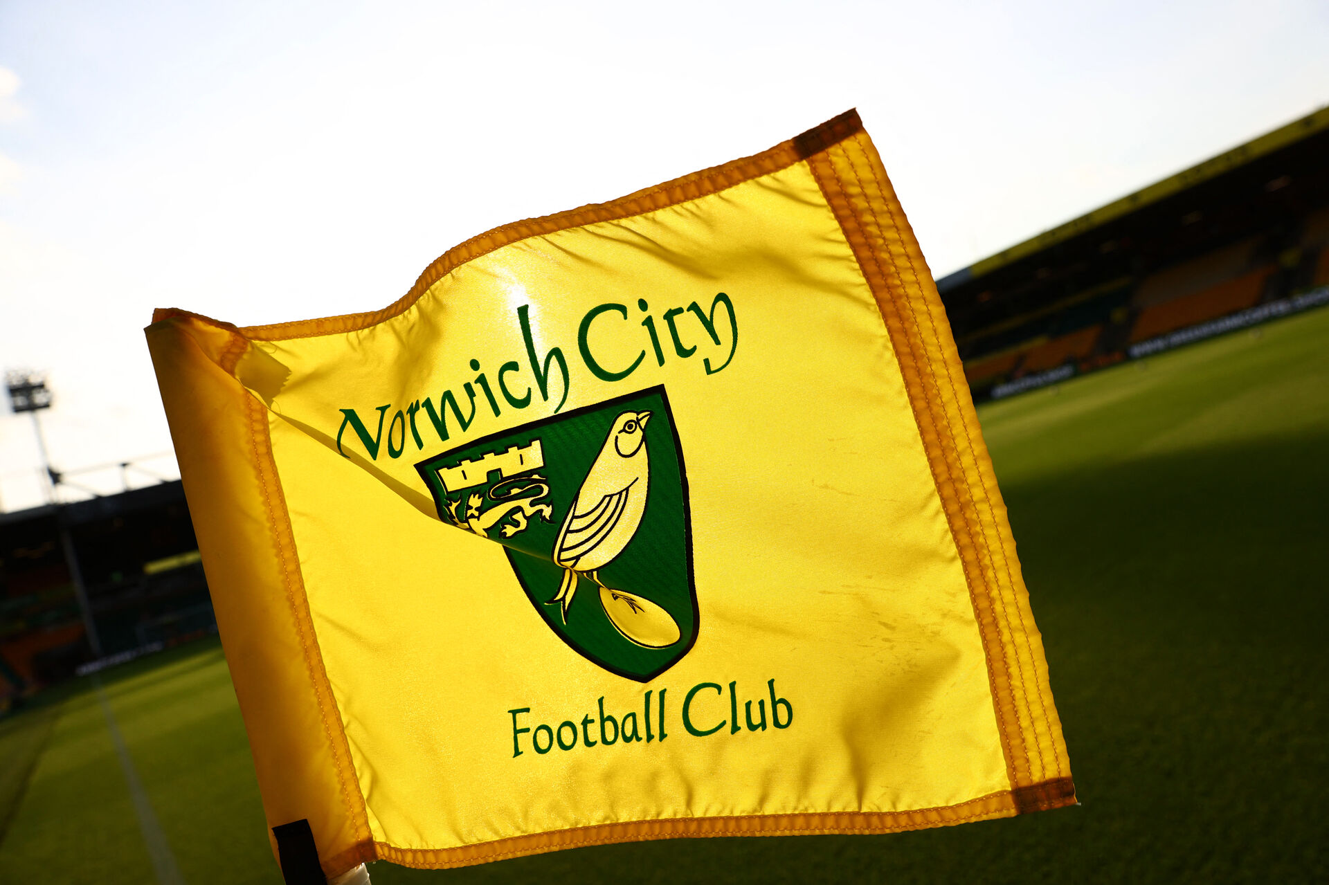 Fodboldklubben Norwich i stor sorg: Fan død under kamp | SE og HØR
