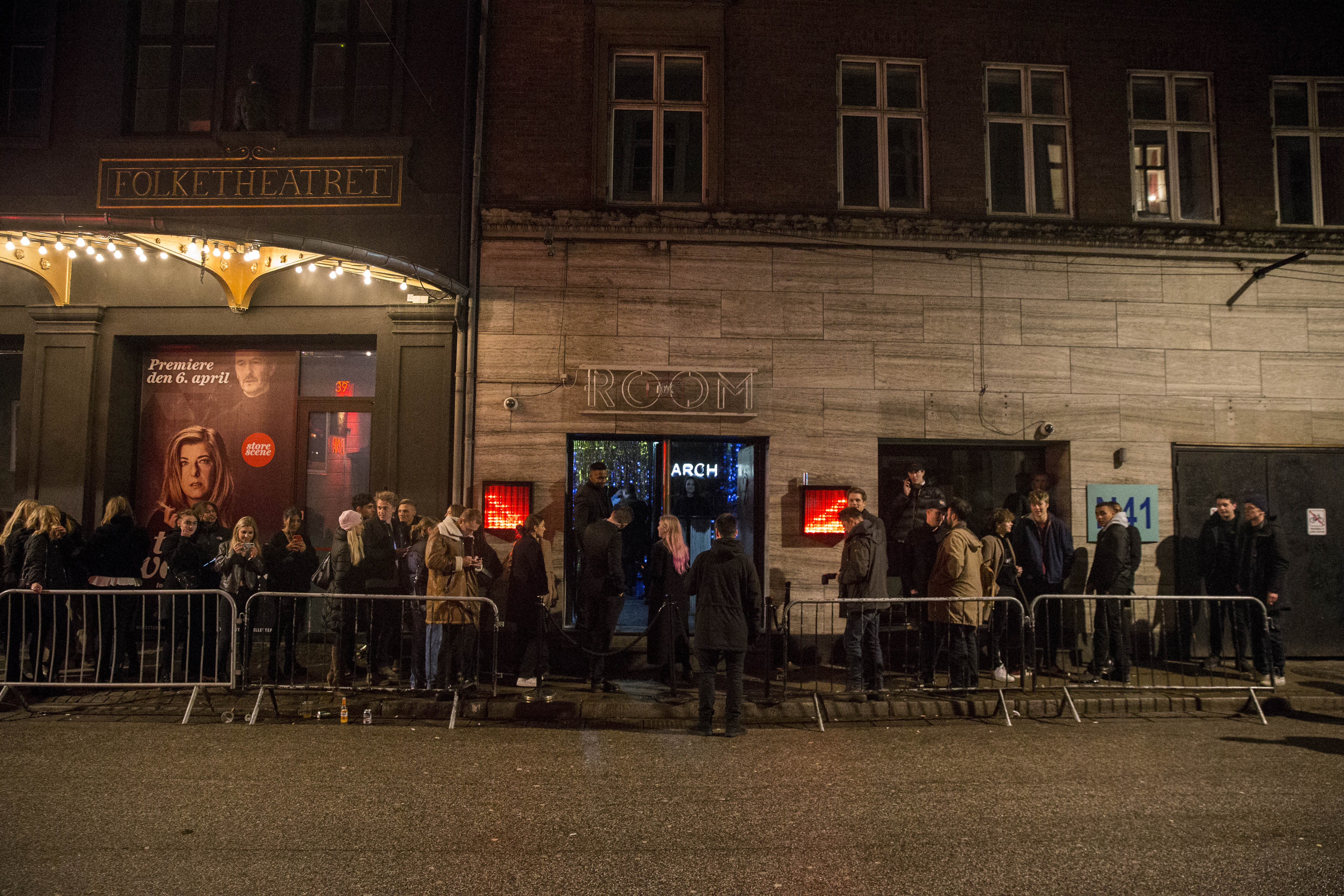 Stjernemusiker amok på natklub: Her skal han for retten | SE og HØR