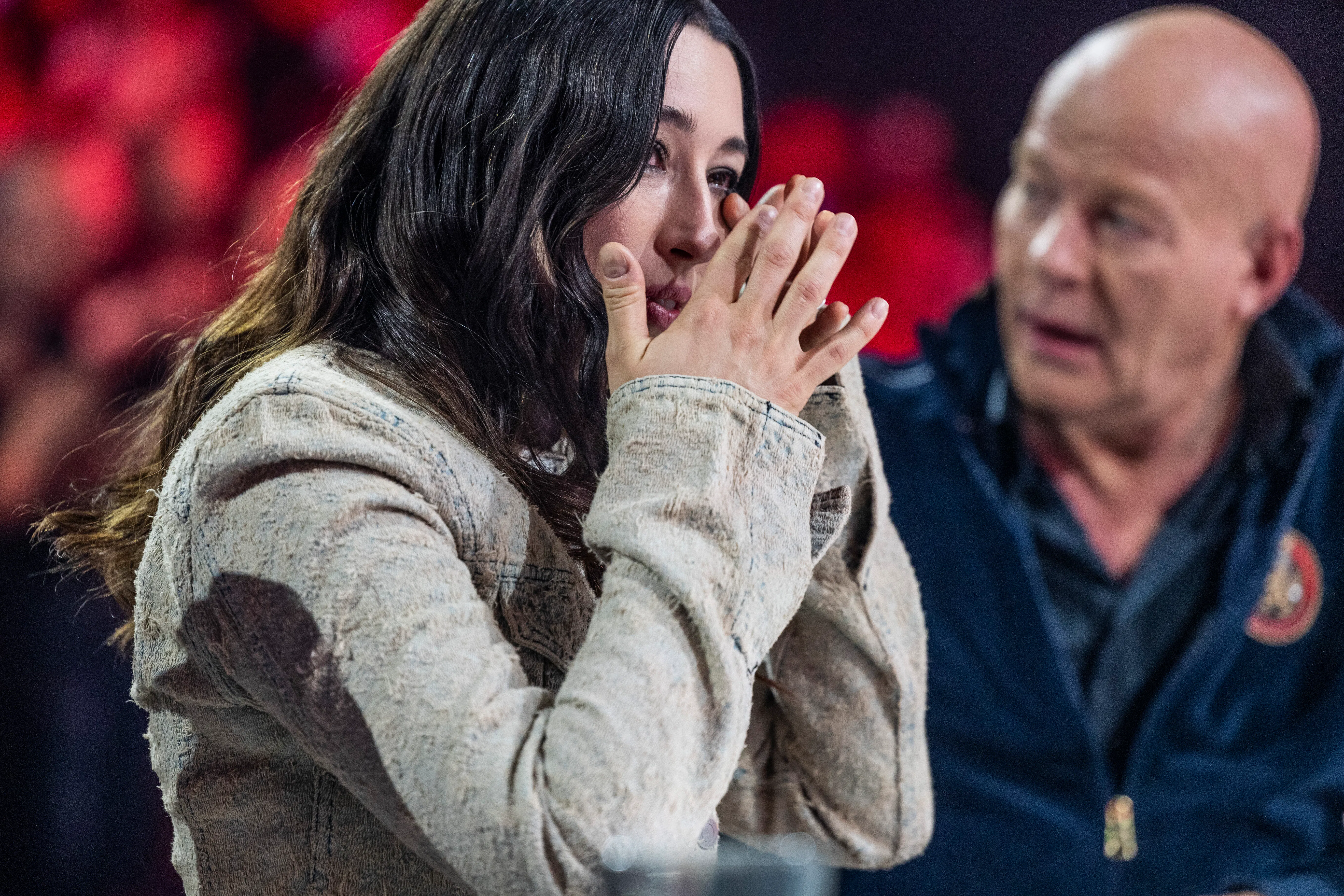 Drew Sycamore brød helt sammen på tv: Nu forklarer hun hvorfor | SE og HØR