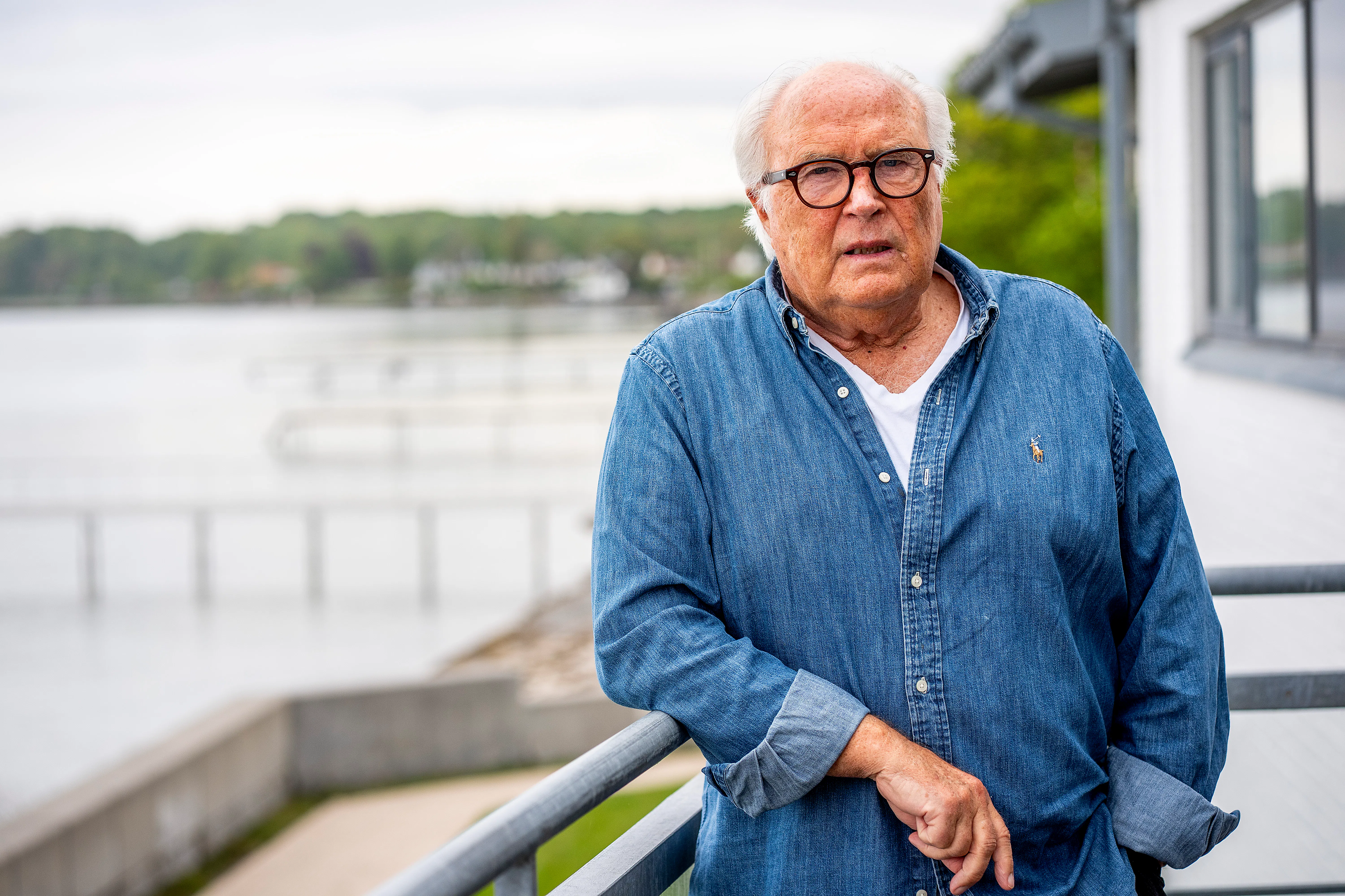 Flemming Østergaard har været på kirkegården: - Hold kæft, jeg savner ...
