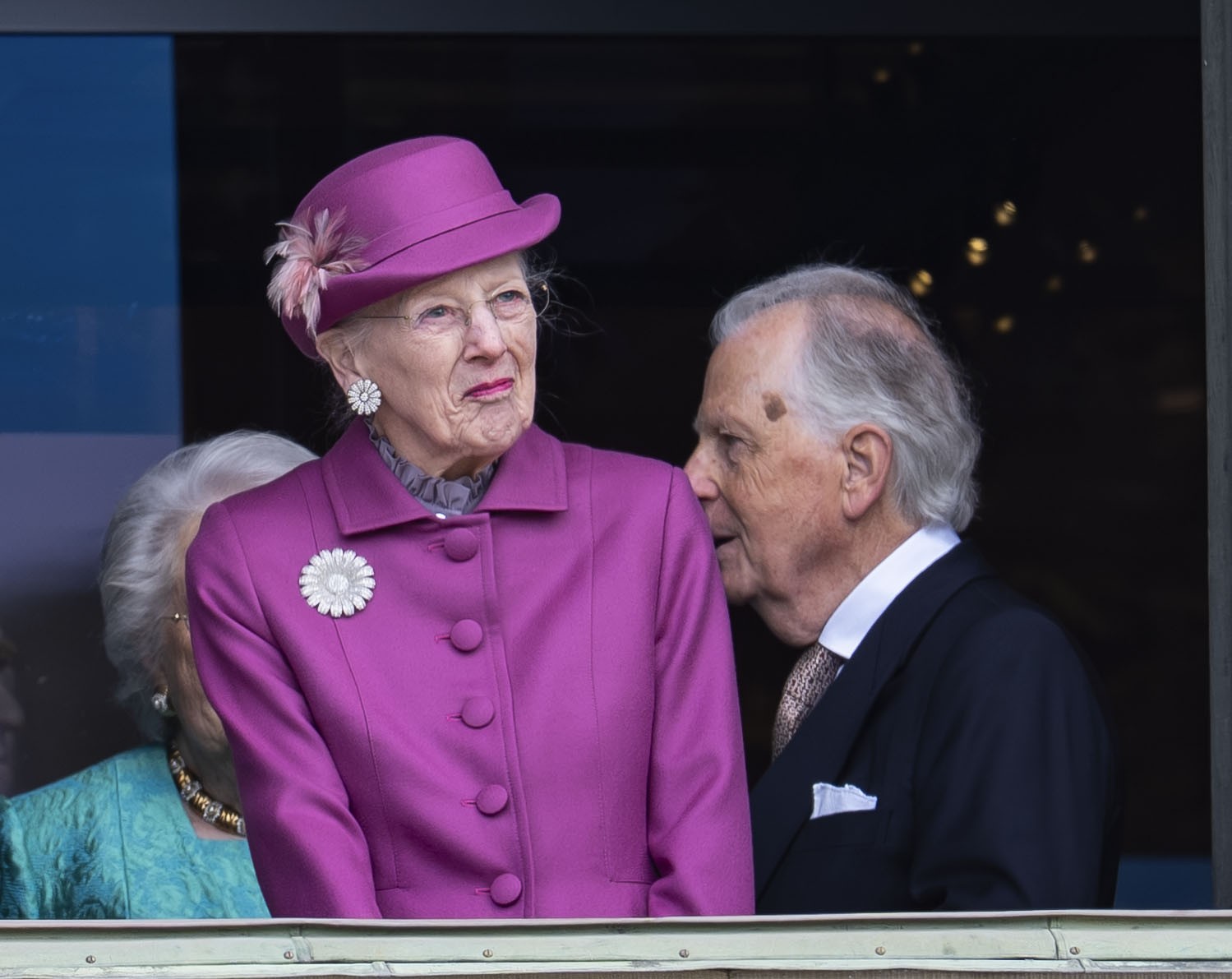 Dronning Margrethe fortsat indlagt: Dukker hun mon op her? | SE og HØR