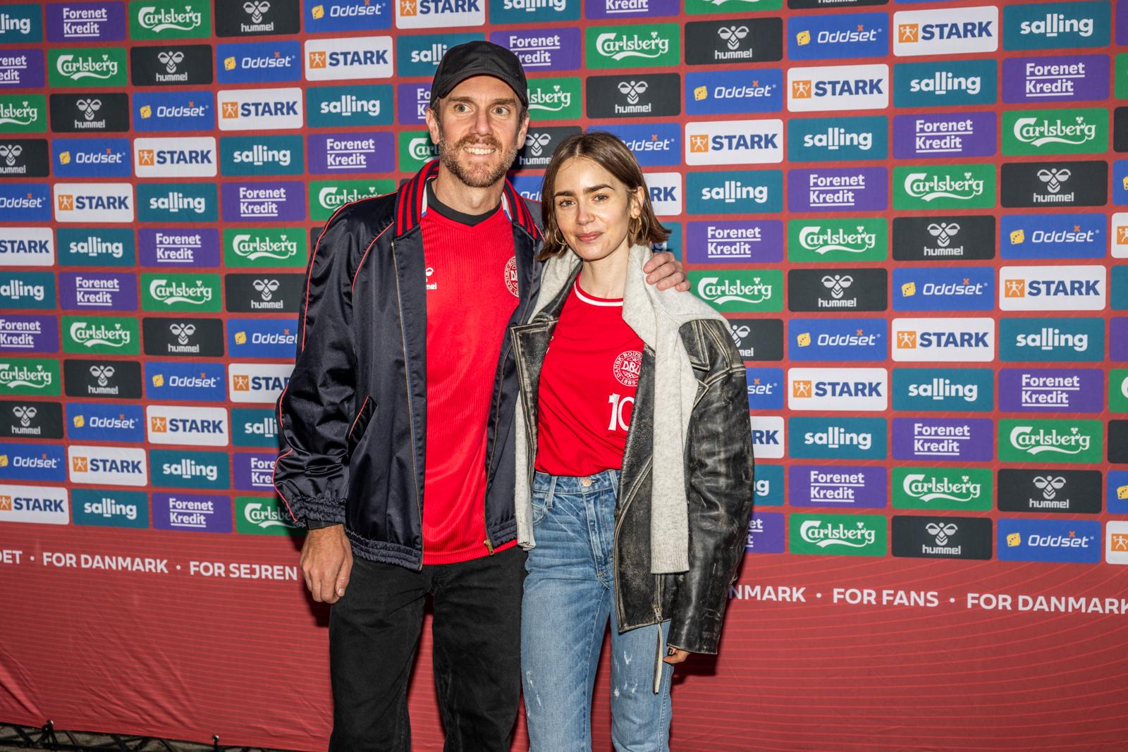 Lily Collins og Charlie McDowell udvider i Danmark: Køber sommerhus for ...