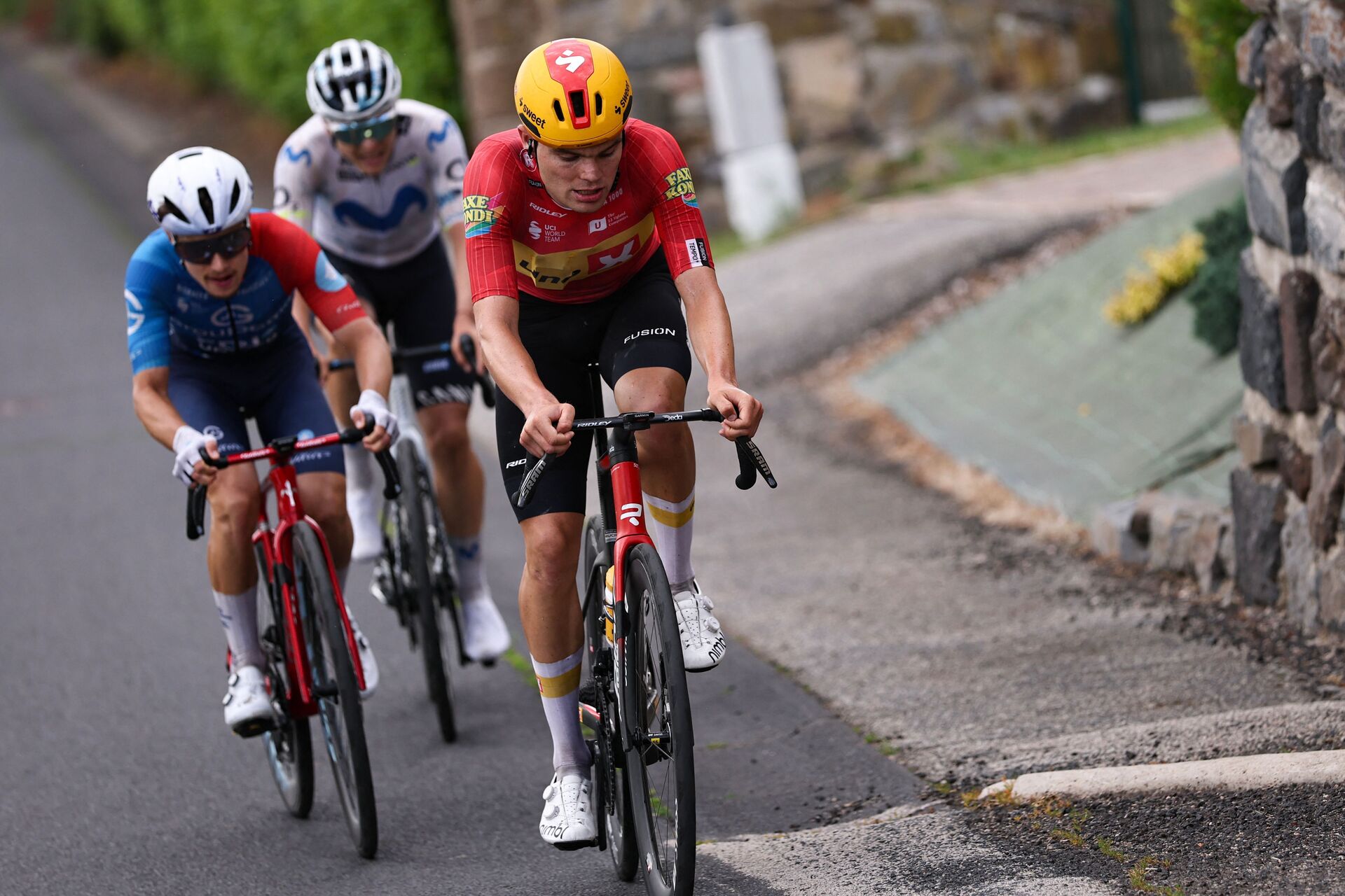 Stor triumf: Anthon Charmig vinder 2. etape af Tour Auvergne-Rhône ...
