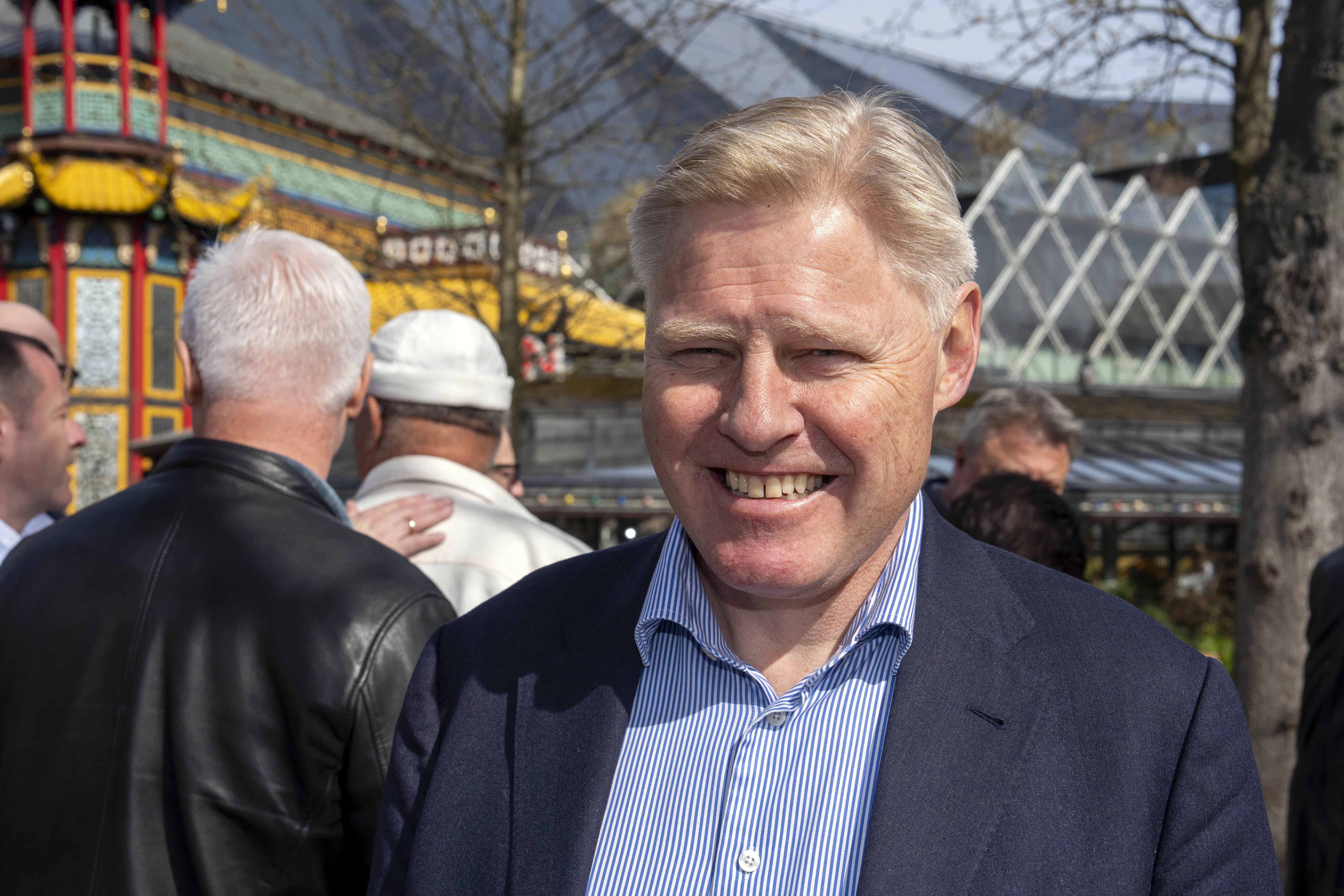 Henrik "Store" Larsen åbner op om gigtsmerter: Som en kniv i ryggen ...
