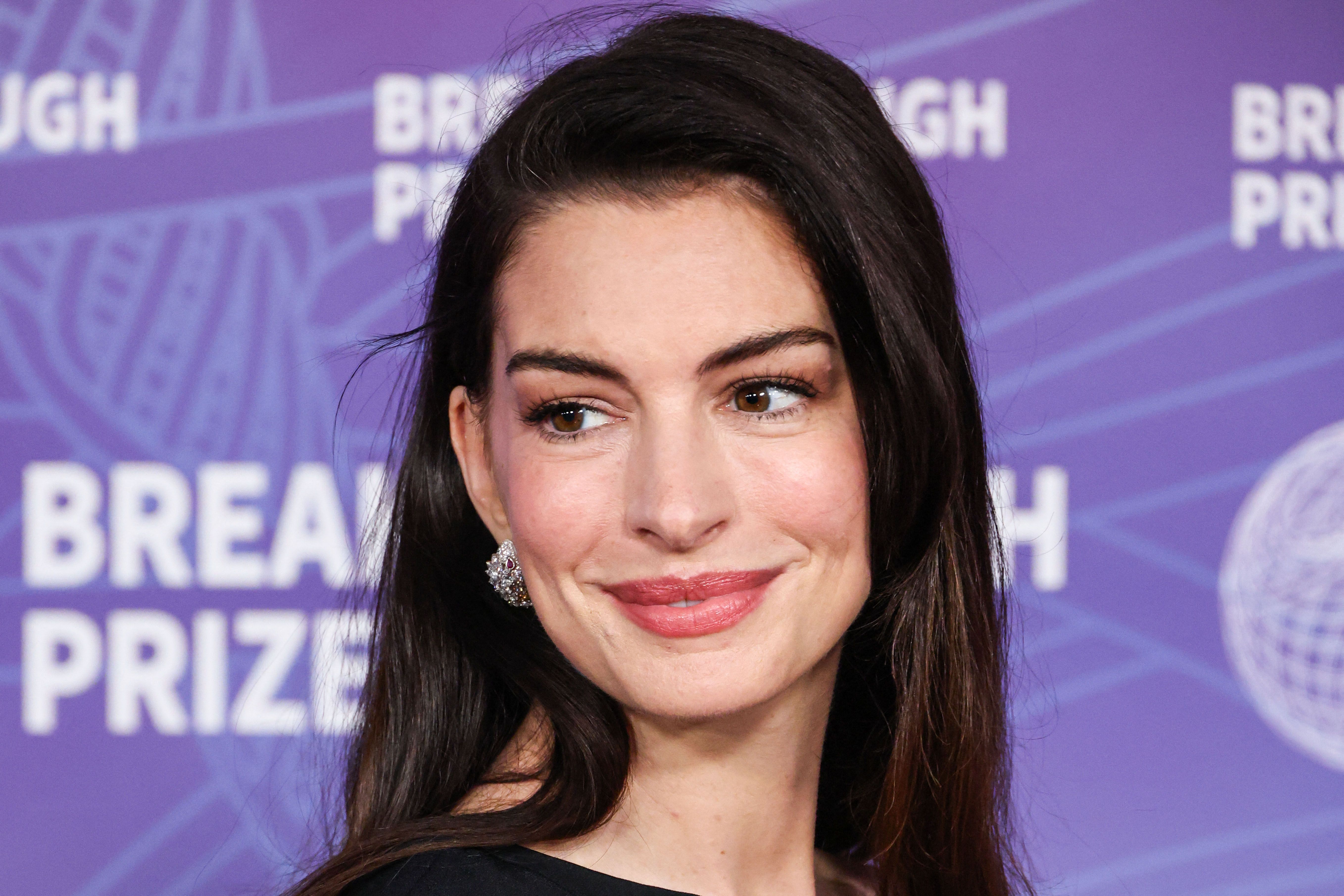 Hollywood-stjernen Anne Hathaway er gravid igen: Viser maven frem på ...