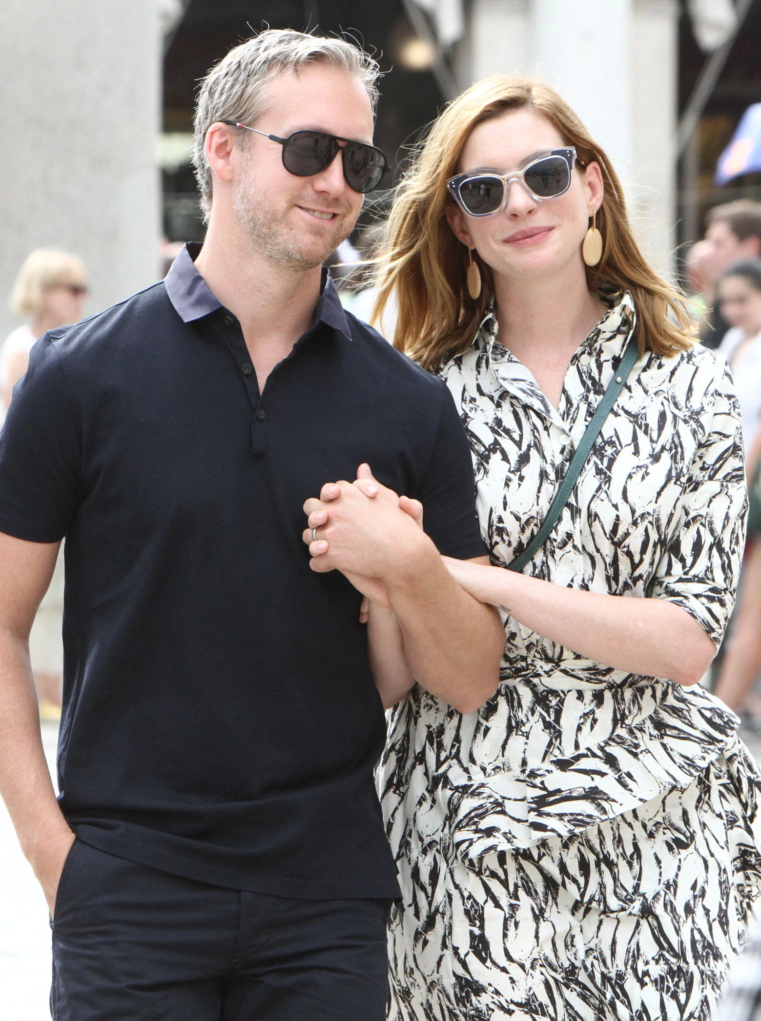 Hollywood-stjernen Anne Hathaway er gravid igen: Viser maven frem på ...